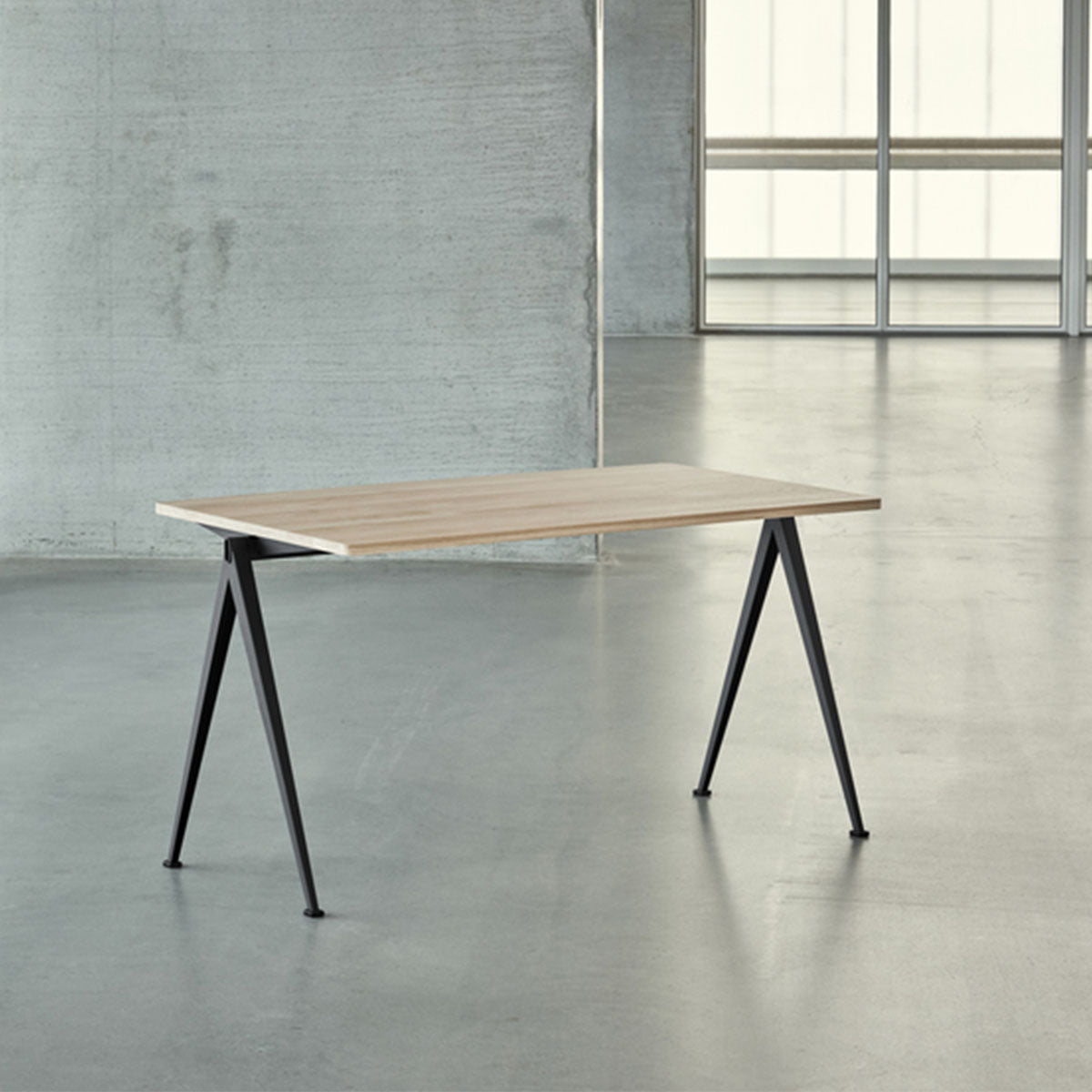 Pyramid 01 table - Black base & matt lacquered oak top - HAY – Fleux